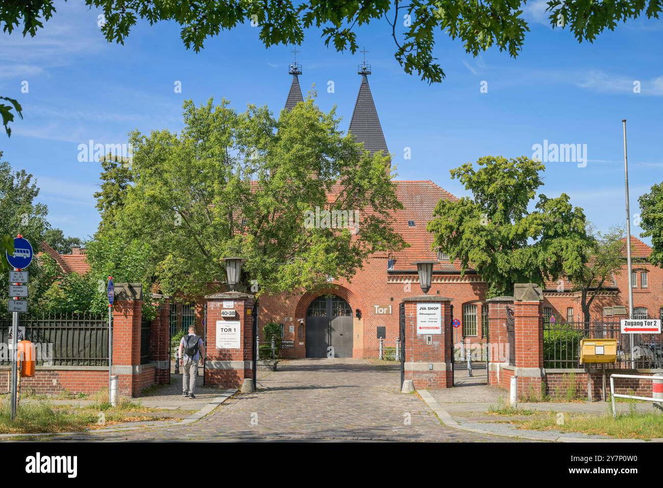 Main entrance, Gate 1, Tegel Prison, Seidelstrasse, Reinickendorf ...