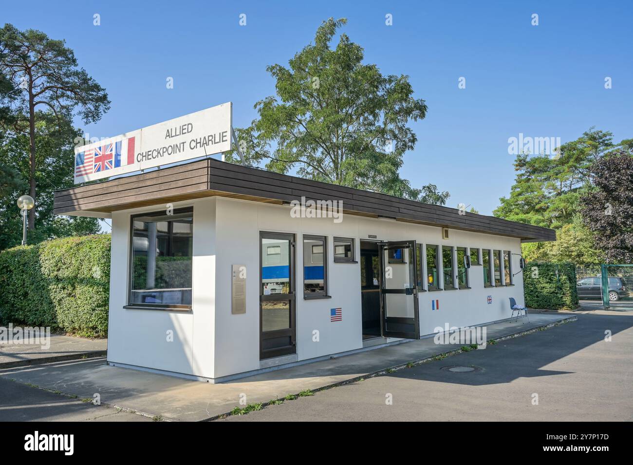 Checkpoint Charlie guardhouse, Allied Museum, Clayallee, Dahlem, Berlin ...