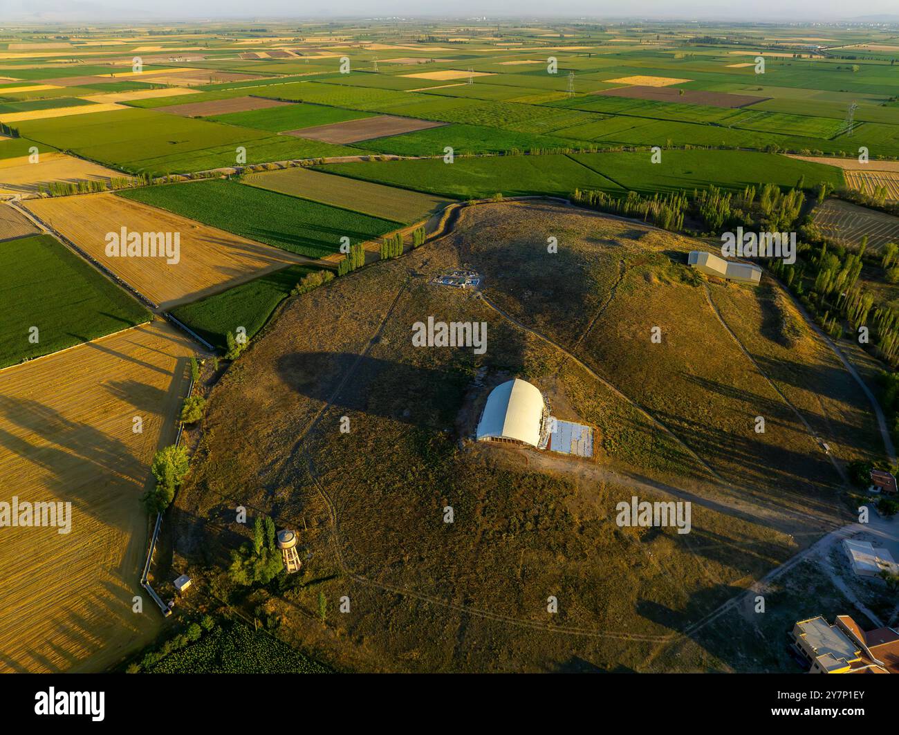 Catalhoyuk is oldest town in world with large Neolithic and ...