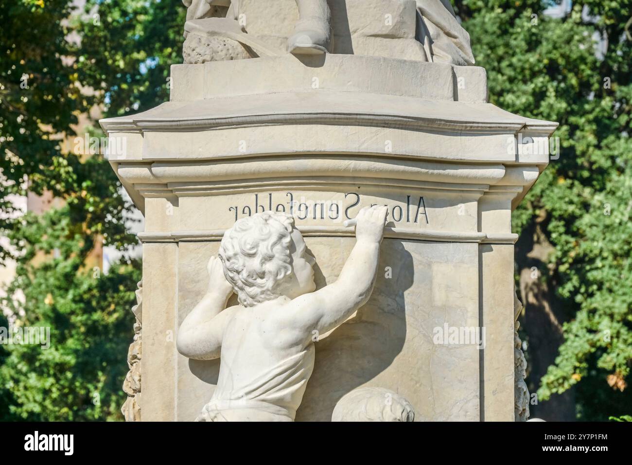Monument to Alois Senefelder, Senefelder Platz, Prenzlauer Berg, Pankow ...