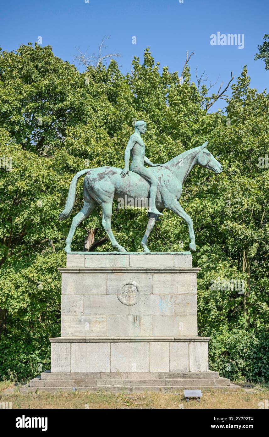Equestrian monument, Treskowallee, trotting track, Karlshorst ...
