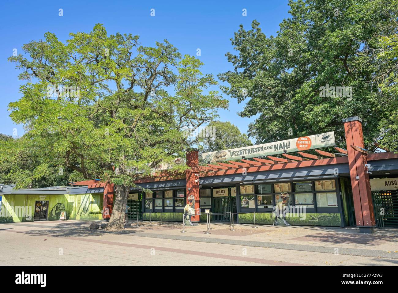 Entrance to Friedrichsfelde Zoo, Lichtenberg, Berlin, Germany, Eingang ...