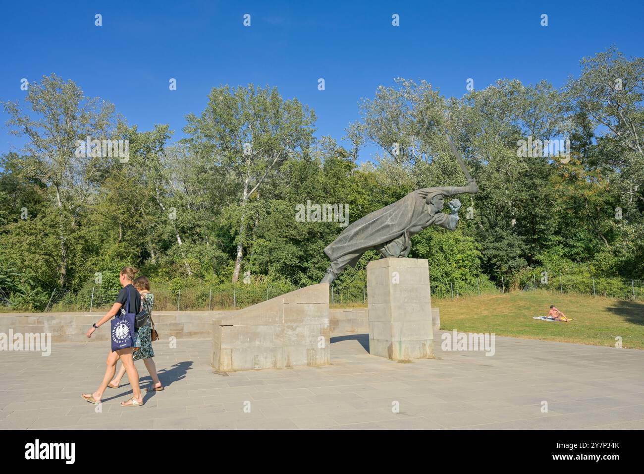 Monument to the Spanish Fighters, memorial to the International ...