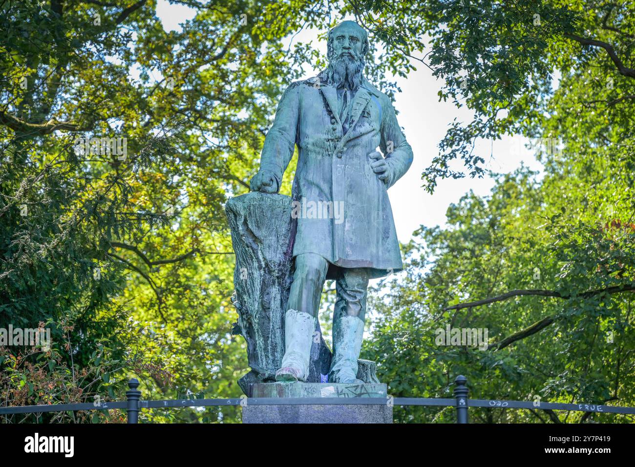Monument, gymnastics father Friedrich Ludwig Jahn, Hasenheide, Neukölln ...