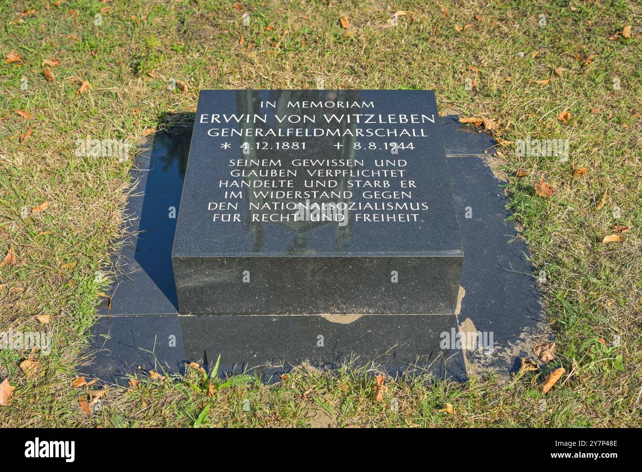Grave of Erwin von Witzleben, Invalidenfriedhof, Scharnhorststrasse ...