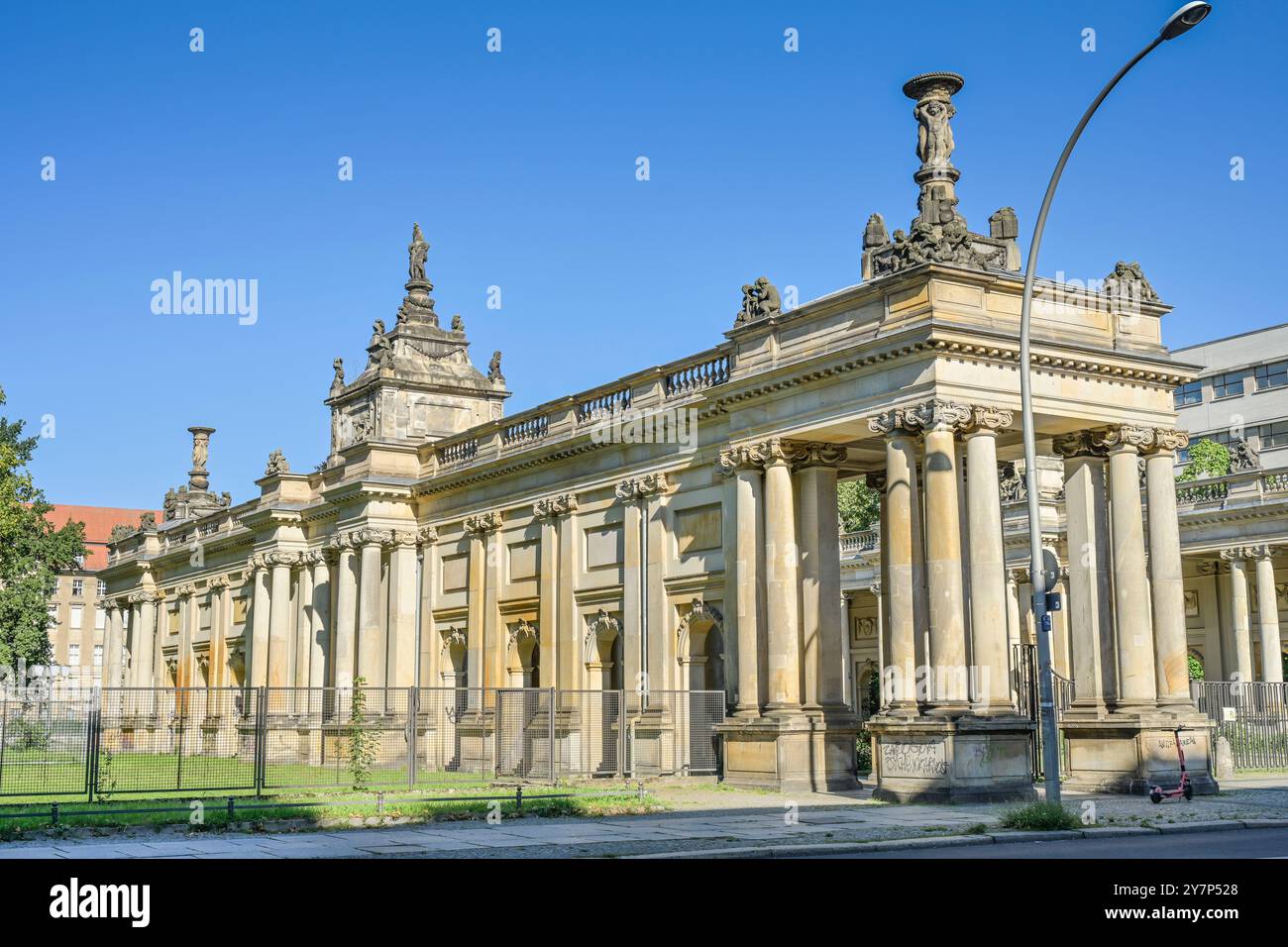 Royal Colonnade, Potsdamer Strasse, Heinrich-von-Kleist-Park ...
