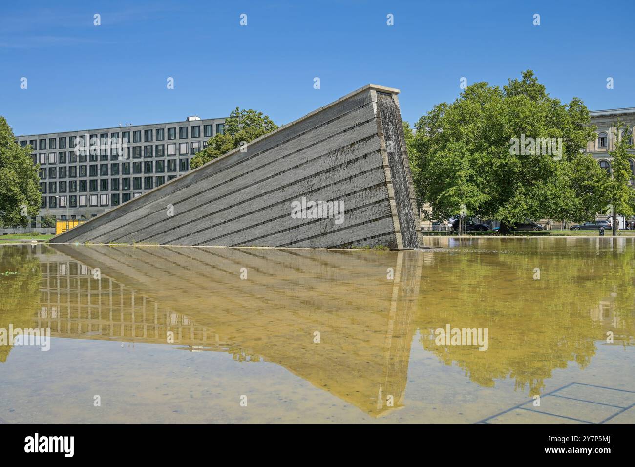 Wall Fountain, Invalidenpark, Invalidenstraße, Mitte, Berlin, Germany ...