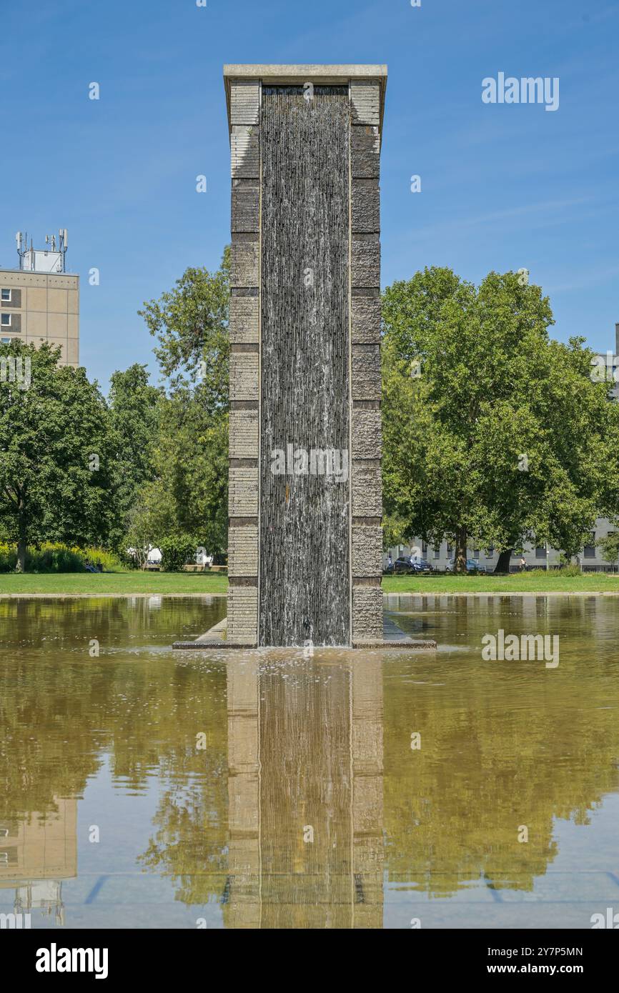 Wall Fountain, Invalidenpark, Invalidenstraße, Mitte, Berlin, Germany ...
