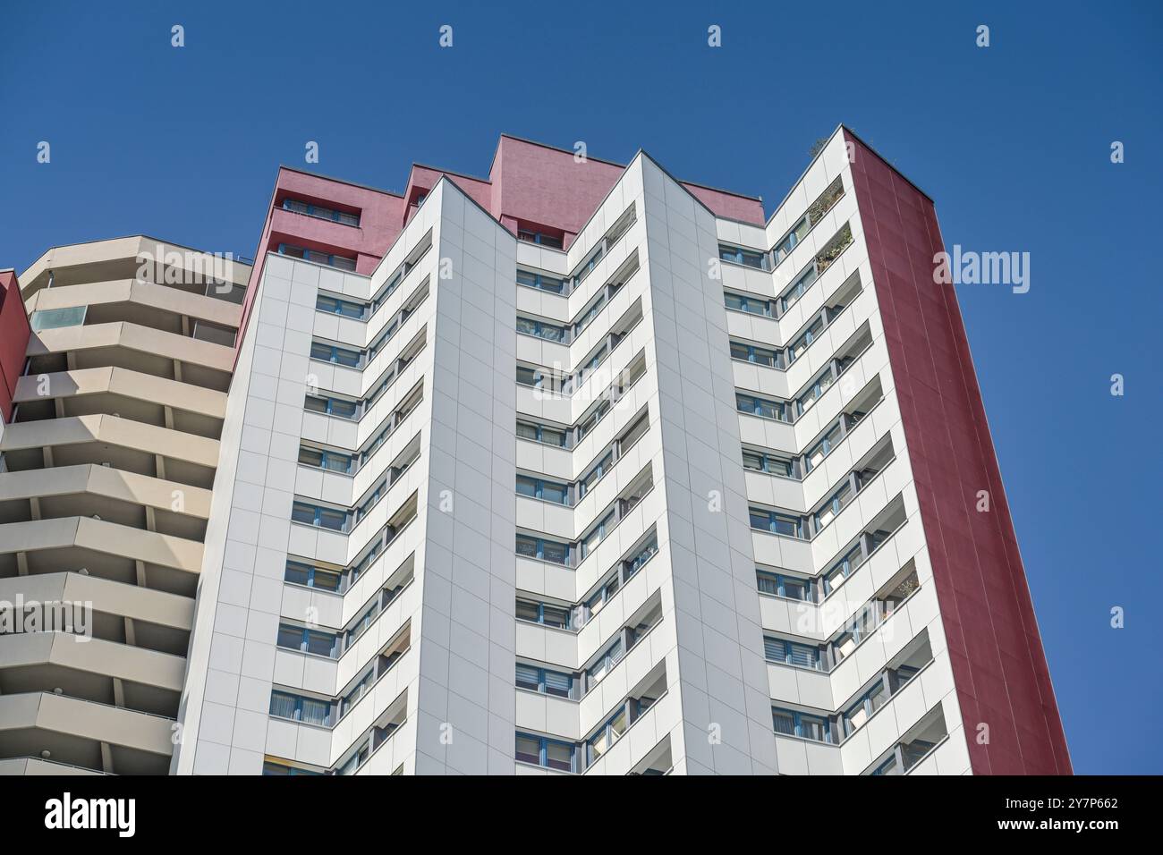 Residential high-rise, Zwickauer Damm 12, Gropiusstadt, Neukölln ...