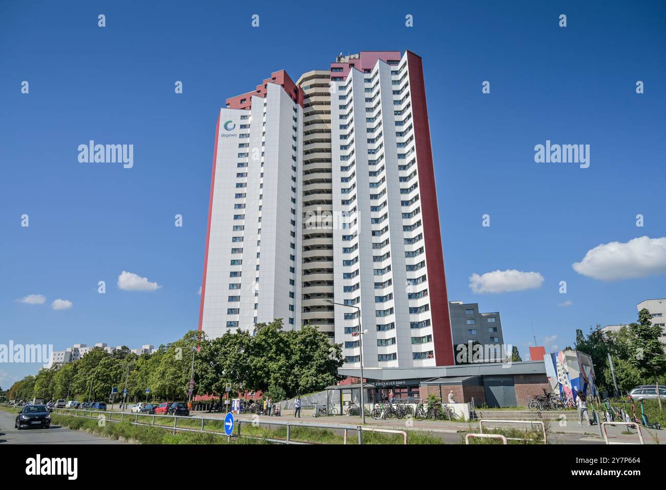 Residential high-rise, Zwickauer Damm 12, Gropiusstadt, Neukölln ...