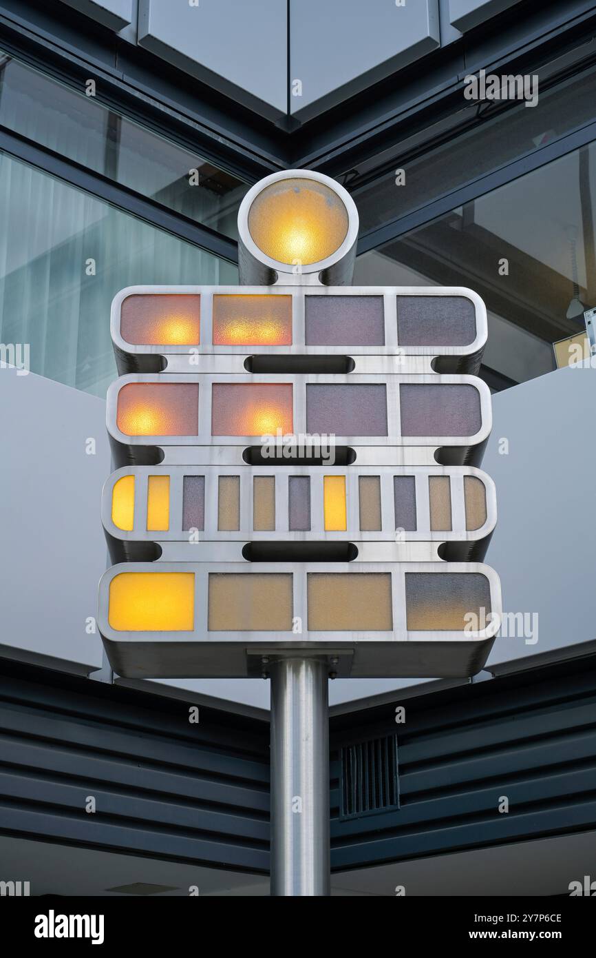 Set Theory Clock, Budapester Straße, Charlottenburg, Charlottenburg ...