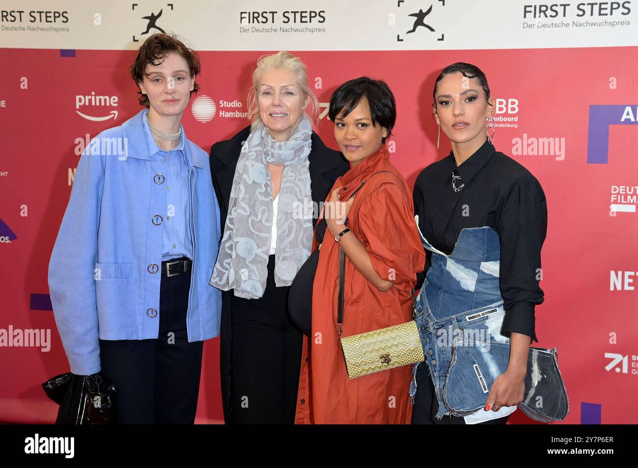 Julia Windischbauer, Marika George, Ponny Distakul und Amal Keller bei ...