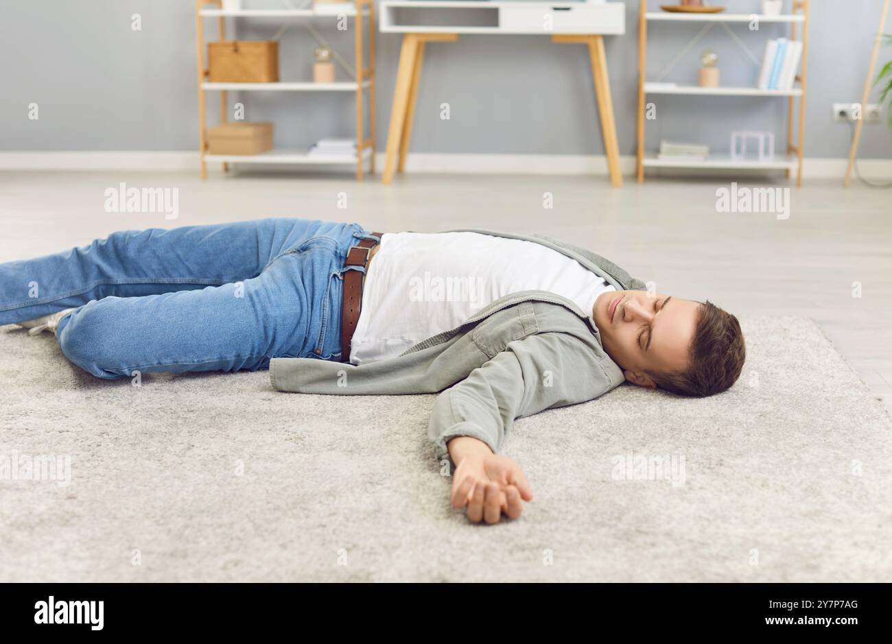 Man unconscious accident fall hi-res stock photography and images - Alamy
