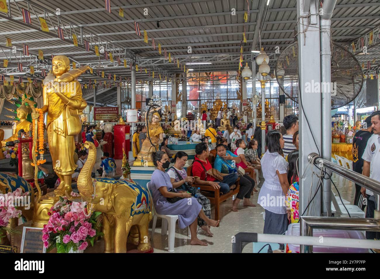 Don Wat Yai festival Stock Photo - Alamy