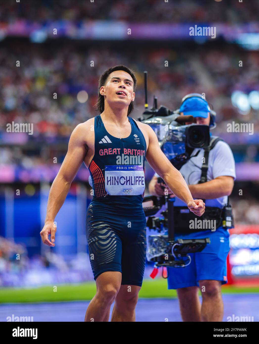 Louie Hinchliffe celebrating her medal in the 4x100 meters relay at the ...