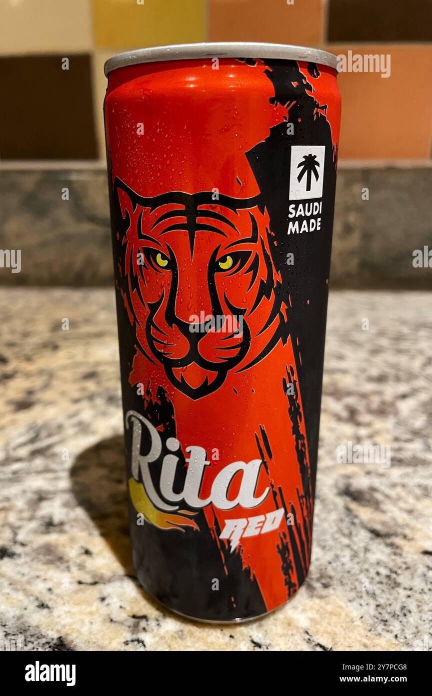 Bahrain am Persischen Golf. Rita Red Sparkling Drink ist ein ...