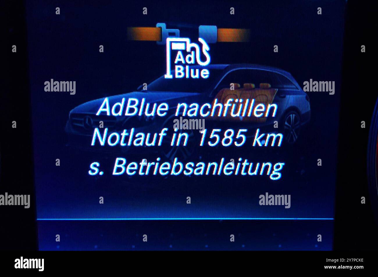 Ad Blue bzw AdBlue tanken, Anzeige im Cockpit, PKW - Display im ...