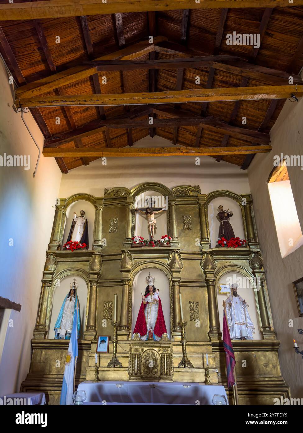 The main altarpiece of the 17th Century Spanish colonial Church of San ...