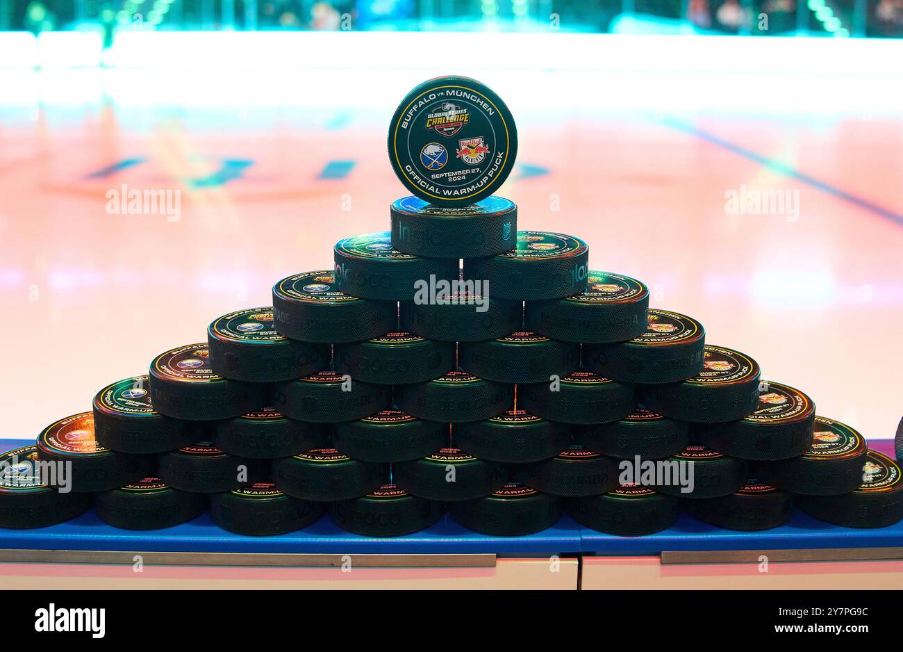 Game pucks in the friendly match of the Global Series Challenge EHC RB ...