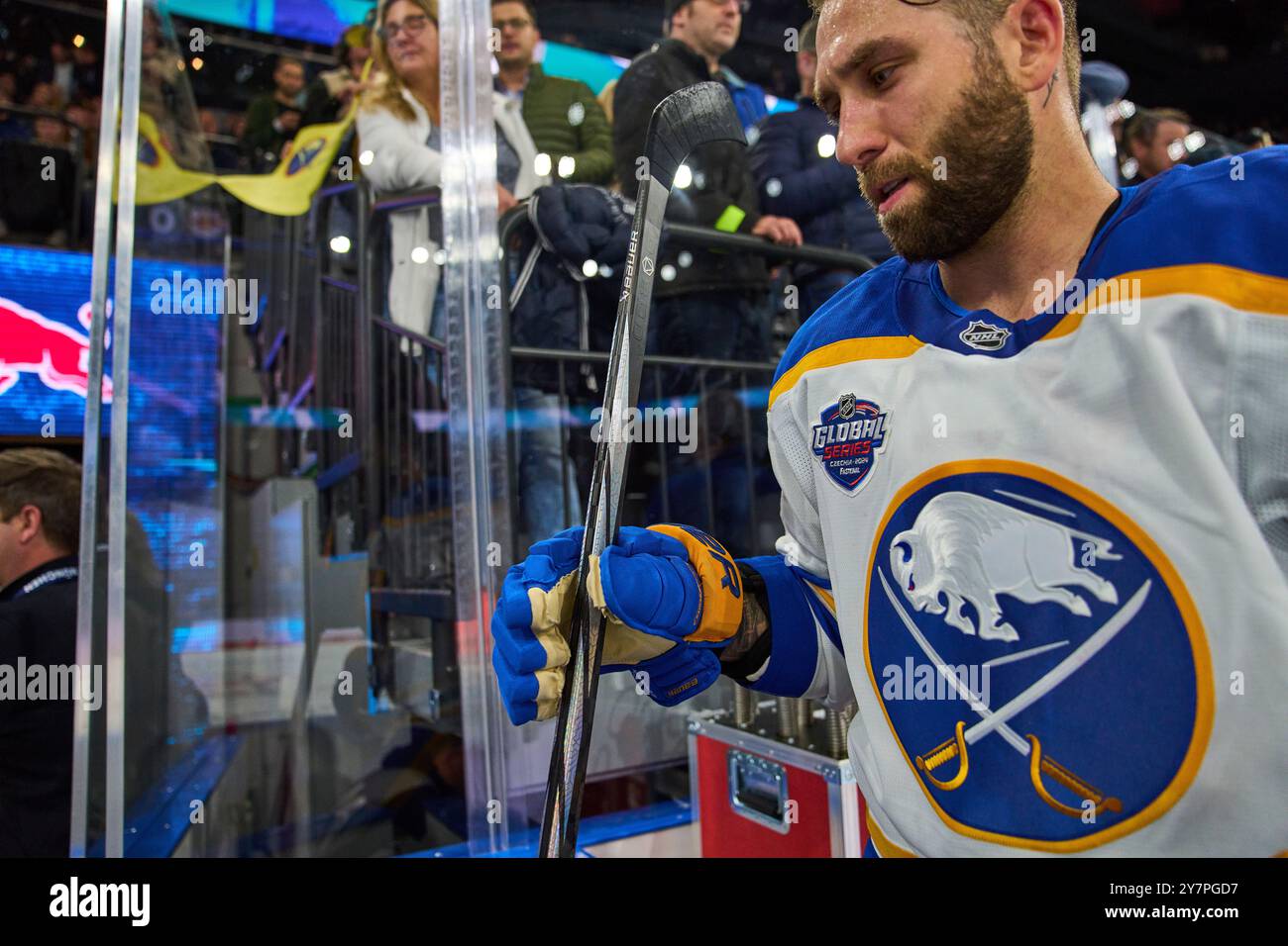Jason Zucker, Buffalo Sabres 17 in the friendly match of the Global ...