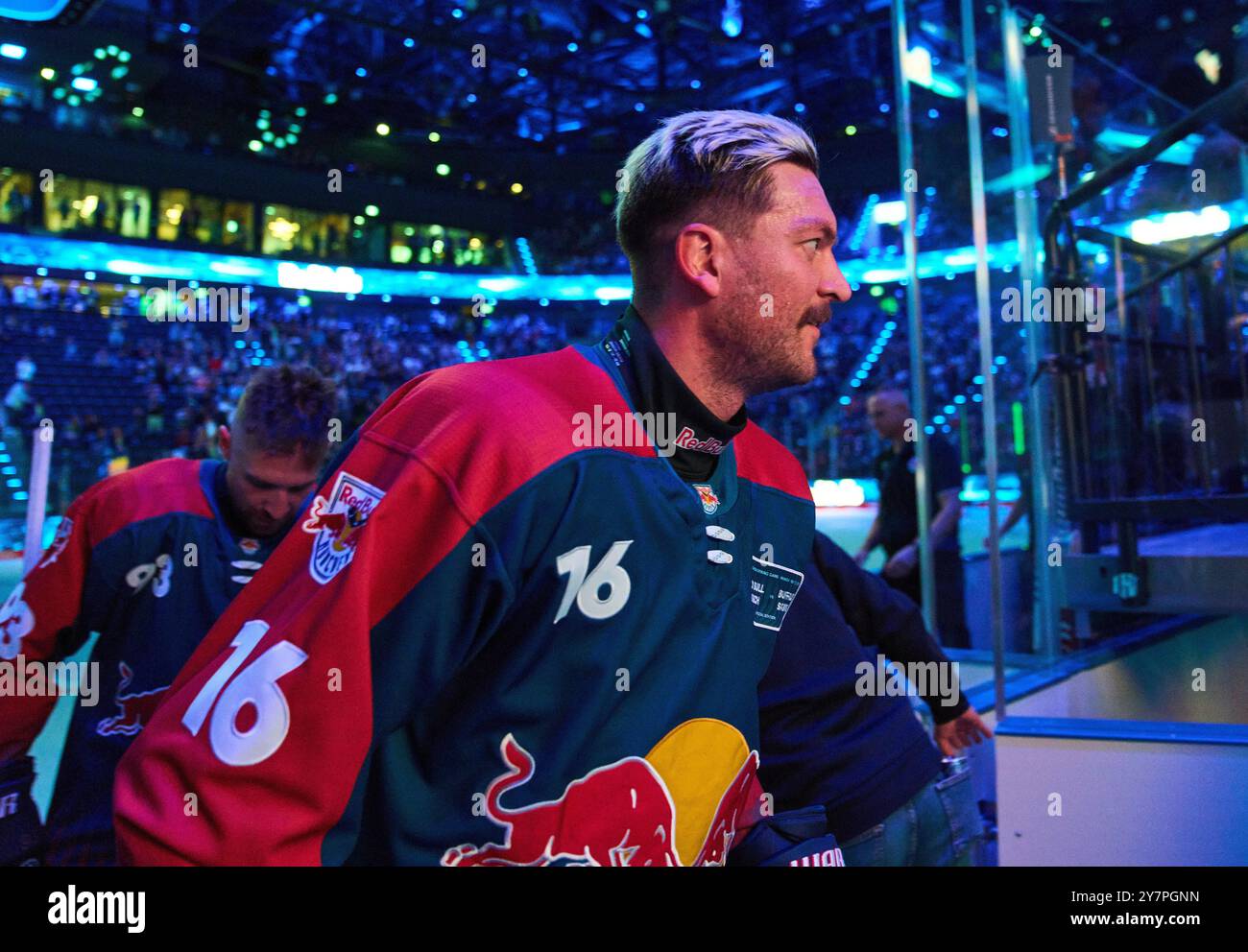 Konrad ABELTSHAUSER, EHC RB Muc 16 in the friendly match of the Global ...