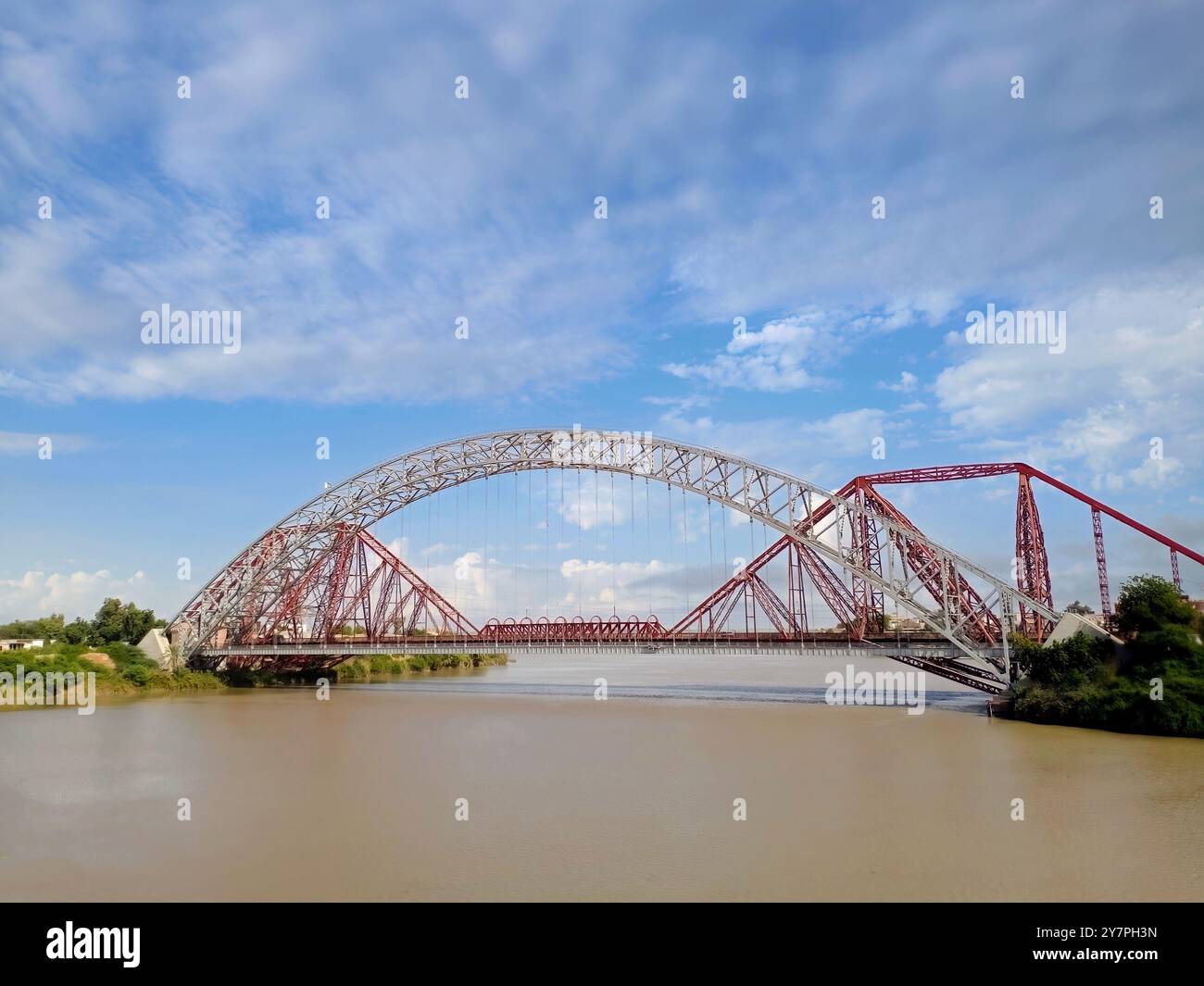 Lansdowne Bridge on Indus river, Sukkur, Sindh Pakistan Stock Photo - Alamy