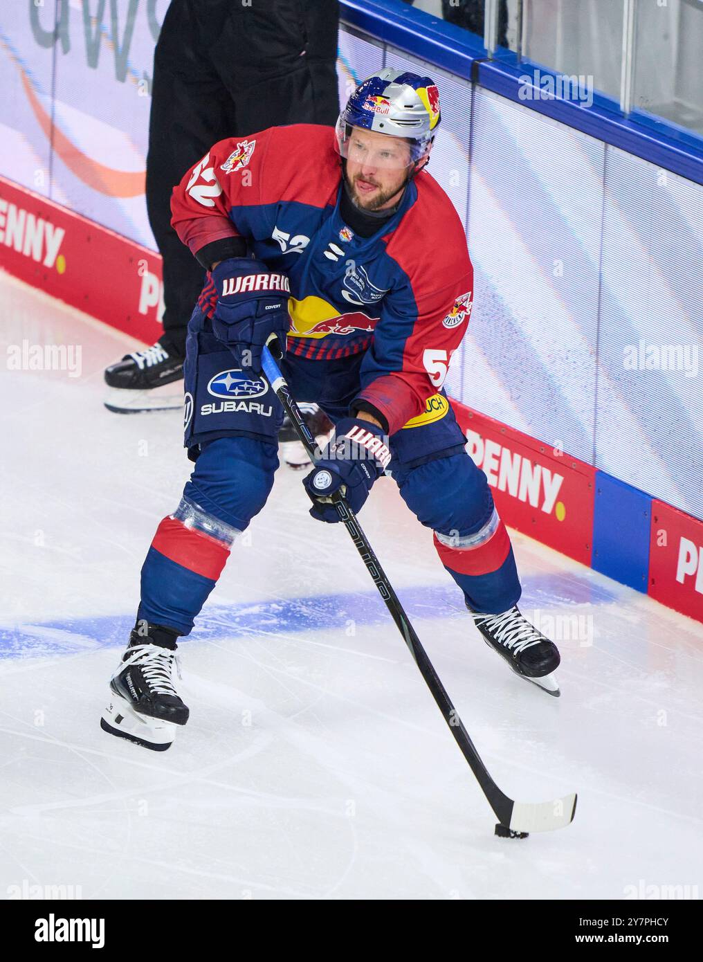 Patrick HAGER, EHC RB Muc 52 in the friendly match of the Global Series ...