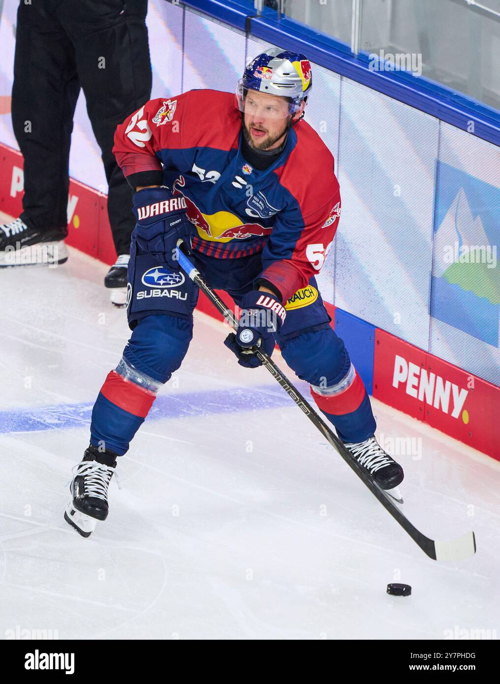 Patrick HAGER, EHC RB Muc 52 in the friendly match of the Global Series ...