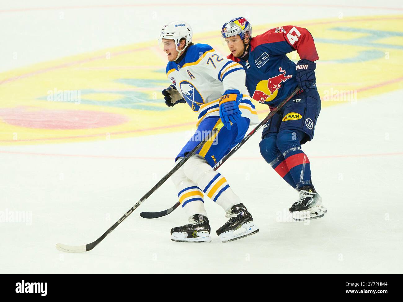 Tage Thompson, Buffalo Sabres 72 compete, zweikampf, fight for the puck against Sten Fischer ...