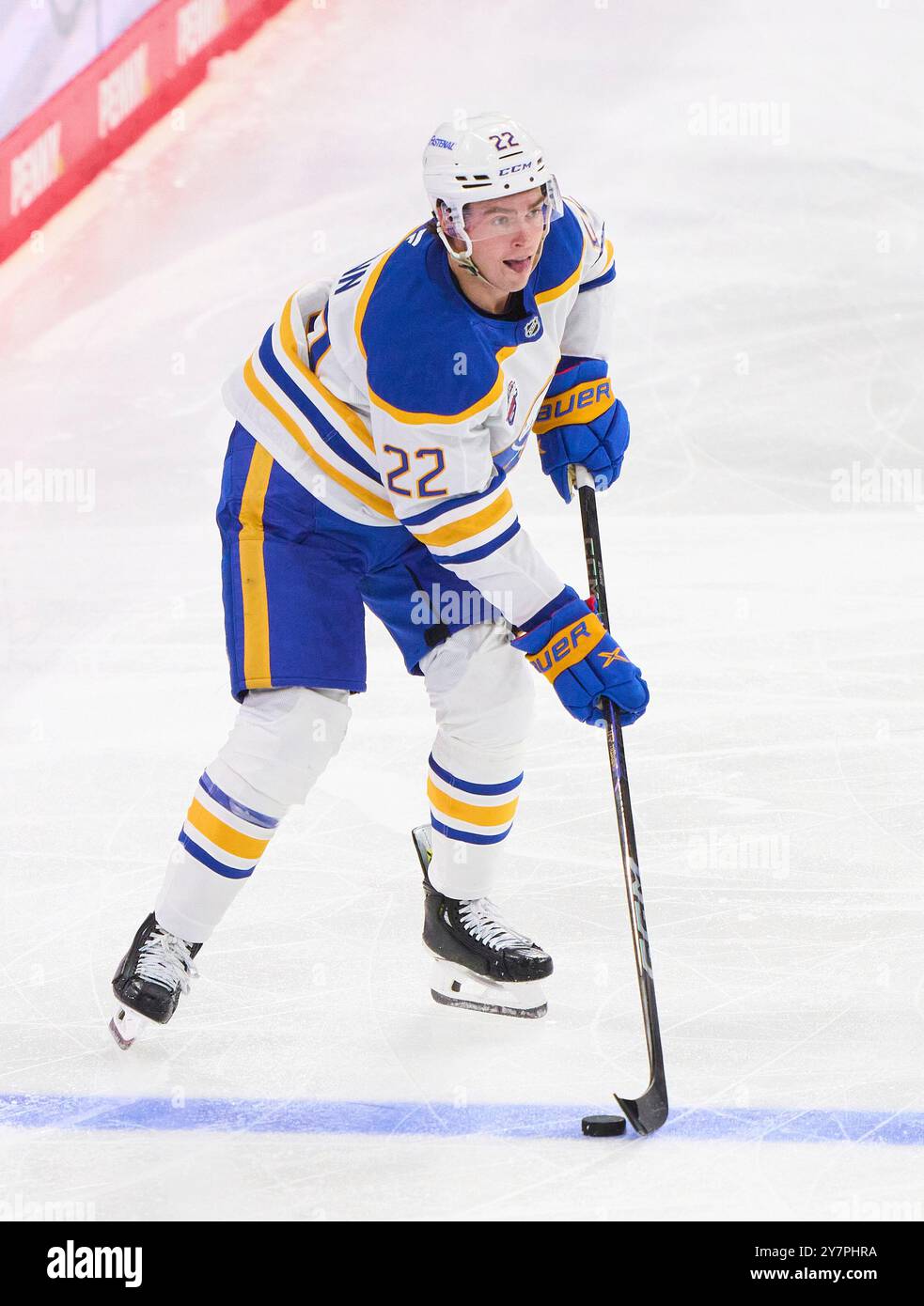 Jack Quinn, Buffalo Sabres 22 in the friendly match of the Global ...