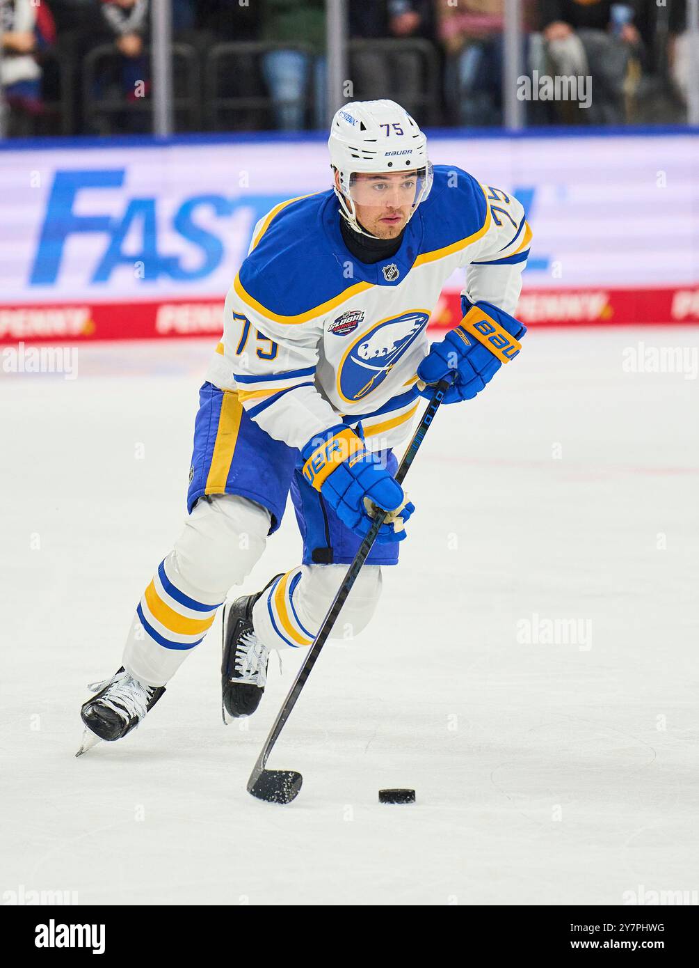 Connor Clifton, Buffalo Sabres 75 in the friendly match of the Global ...
