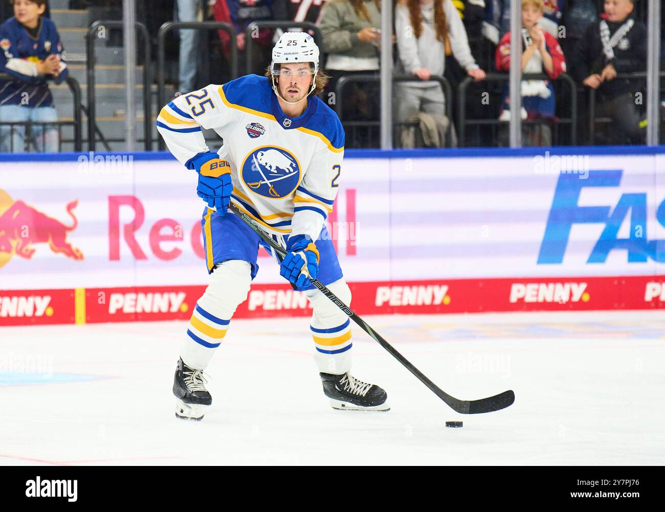 Owen Power, Buffalo Sabres 25 in the friendly match of the Global ...