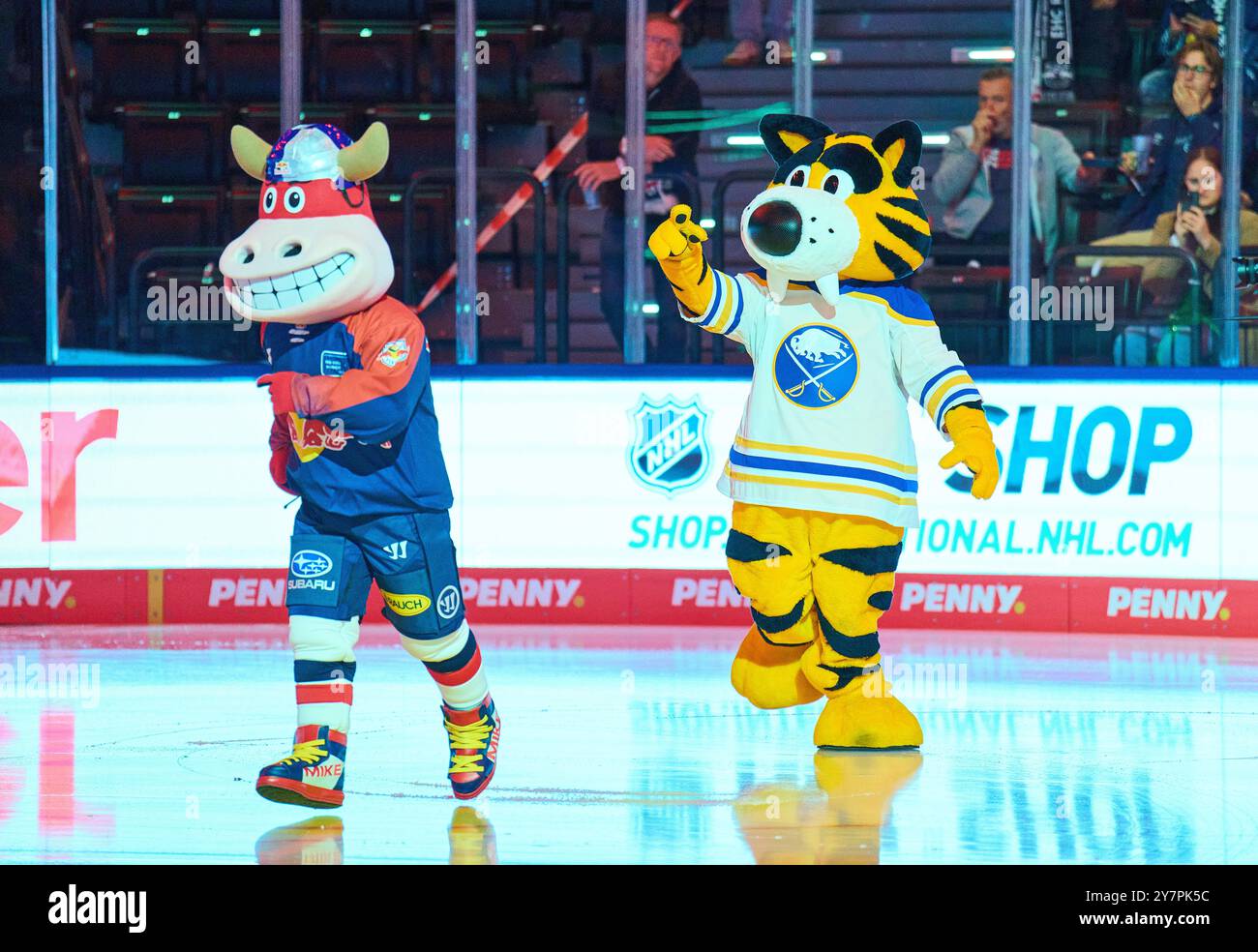 Mike, EHC Red Bull mascot Sabretooth, mascot Buffalo Sabres in the ...