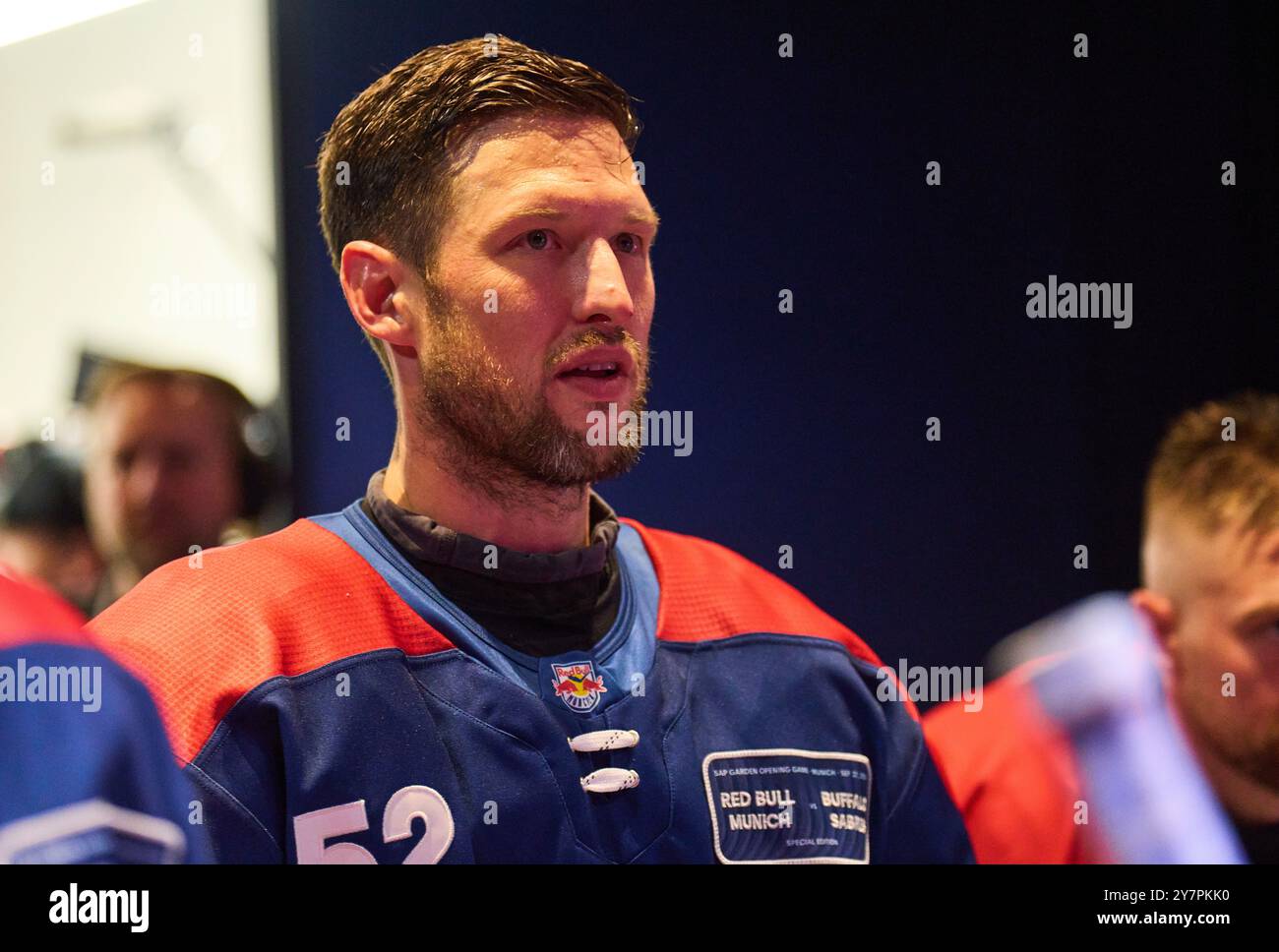 Patrick HAGER, EHC RB Muc 52 in the friendly match of the Global Series ...