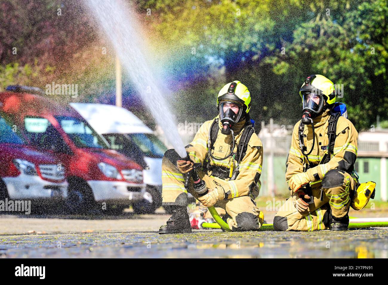 Bremen, Germany. 30th Sep, 2024. Emergency services during a fire ...