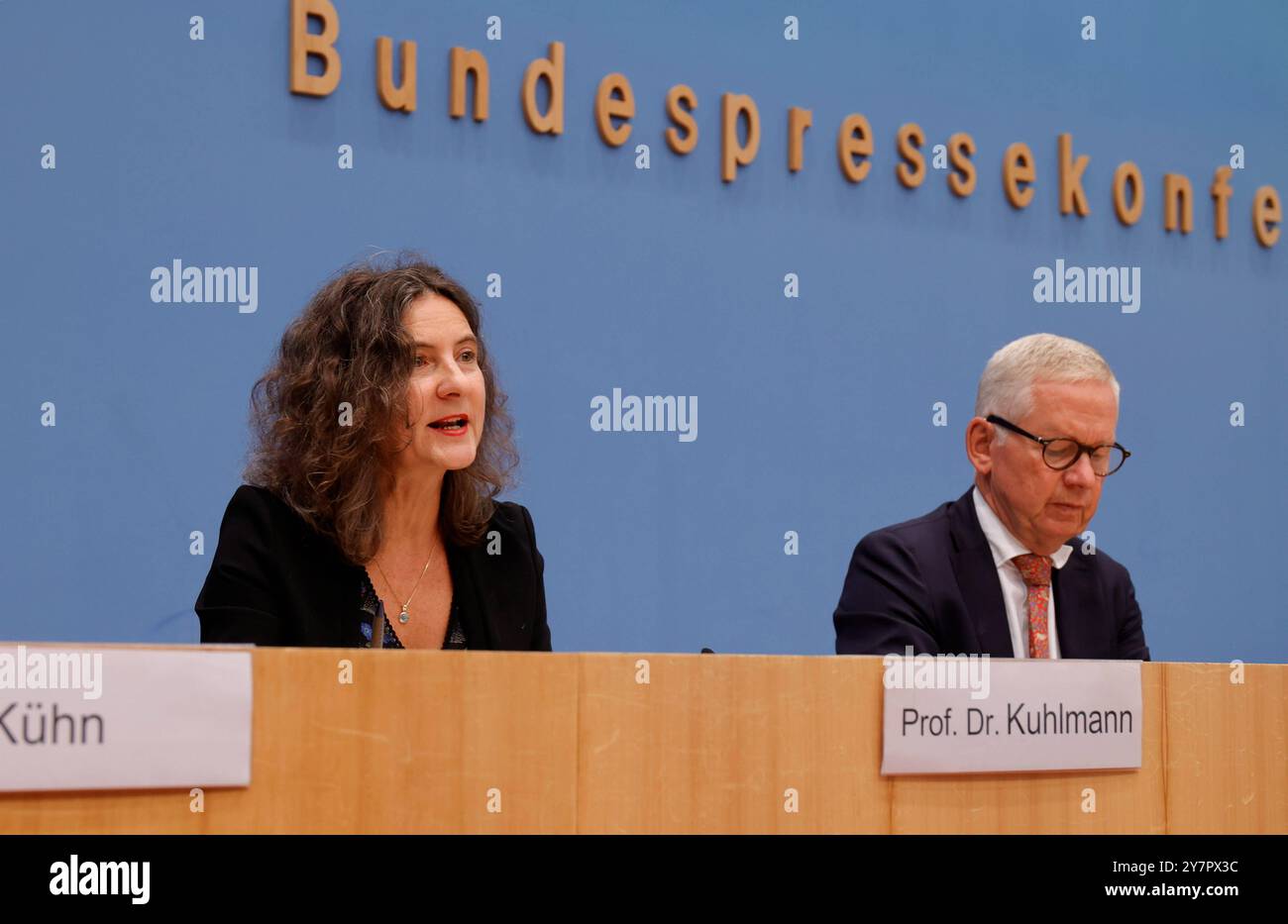 Prof. Dr. Sabine Kuhlmann, Stellv. Vorsitzende des NKR, Lutz Goebel ...