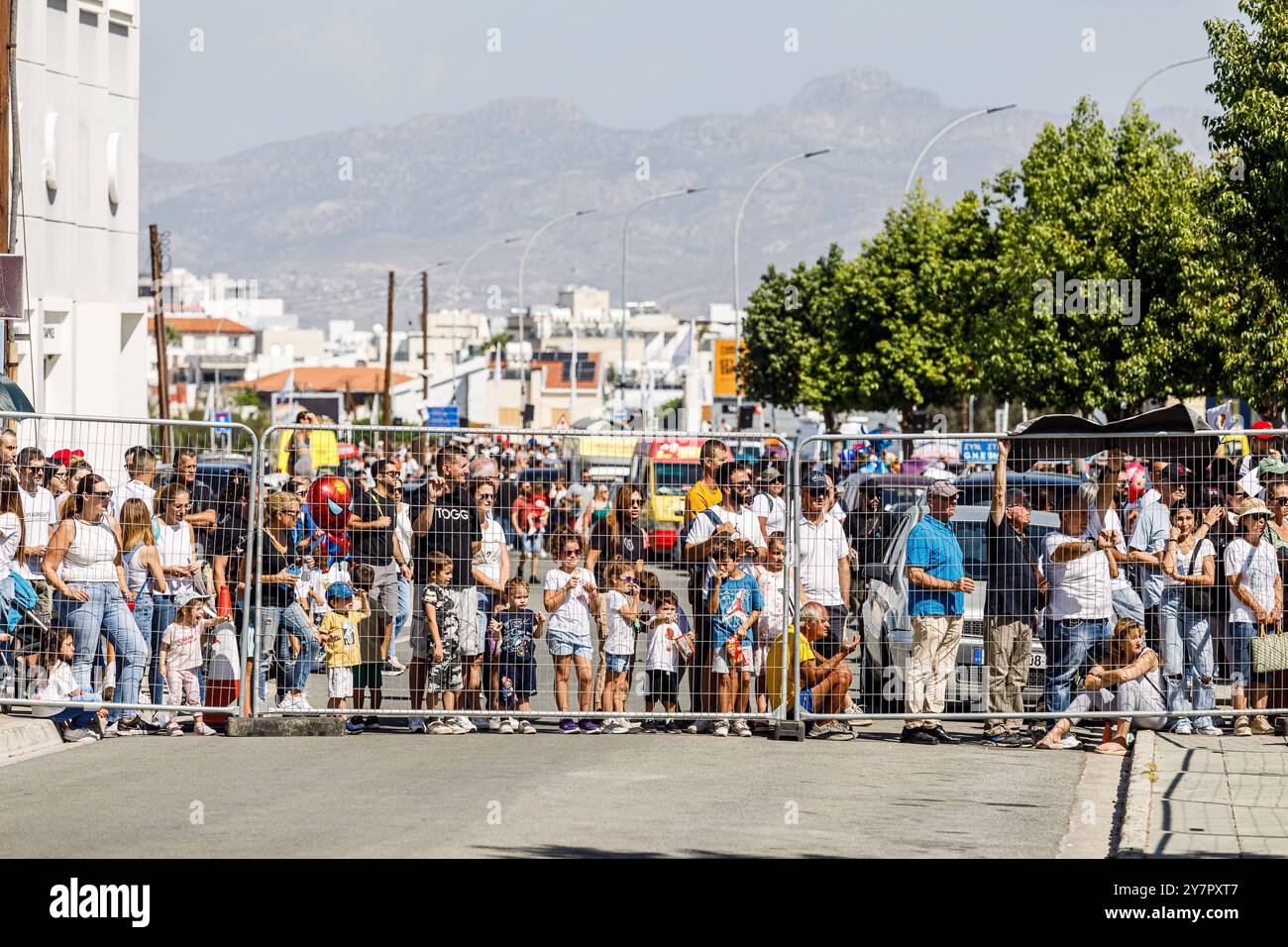 Cyprus : Independence Day military parade People are watching the ...