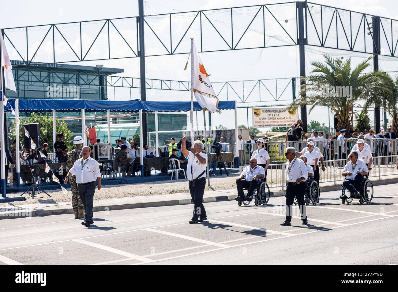 Cyprus : Independence Day military parade Wounded and prisoners during ...