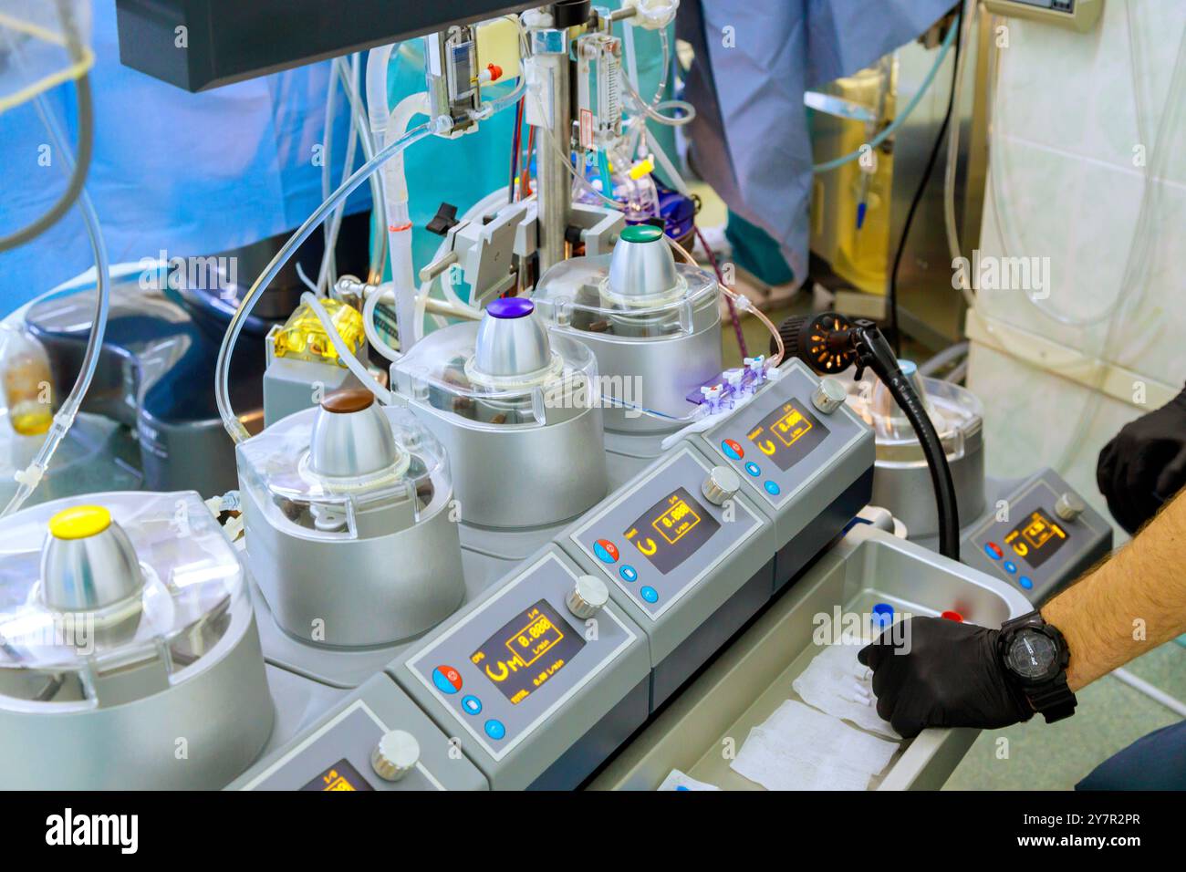 Working machine during heart surgery for artificial blood circulation ...