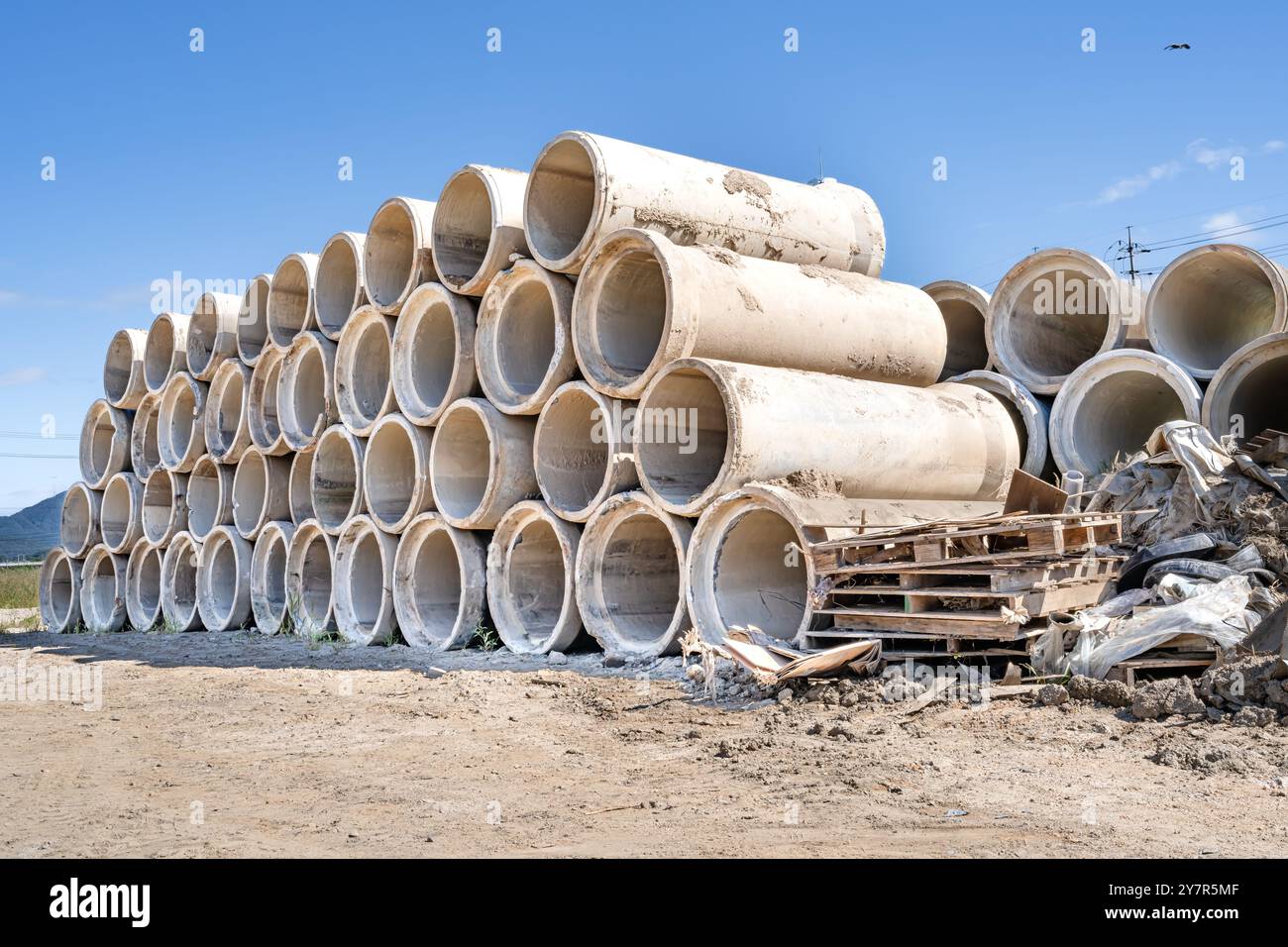 Overflow inlet hi-res stock photography and images - Alamy