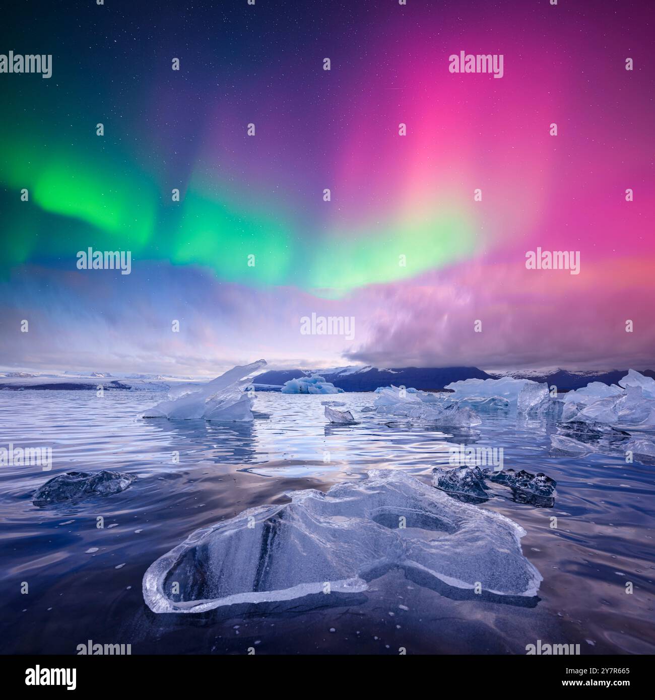 Purple Aurora Borealis over Jokulsarlon Glacial Lagoon in Iceland ...