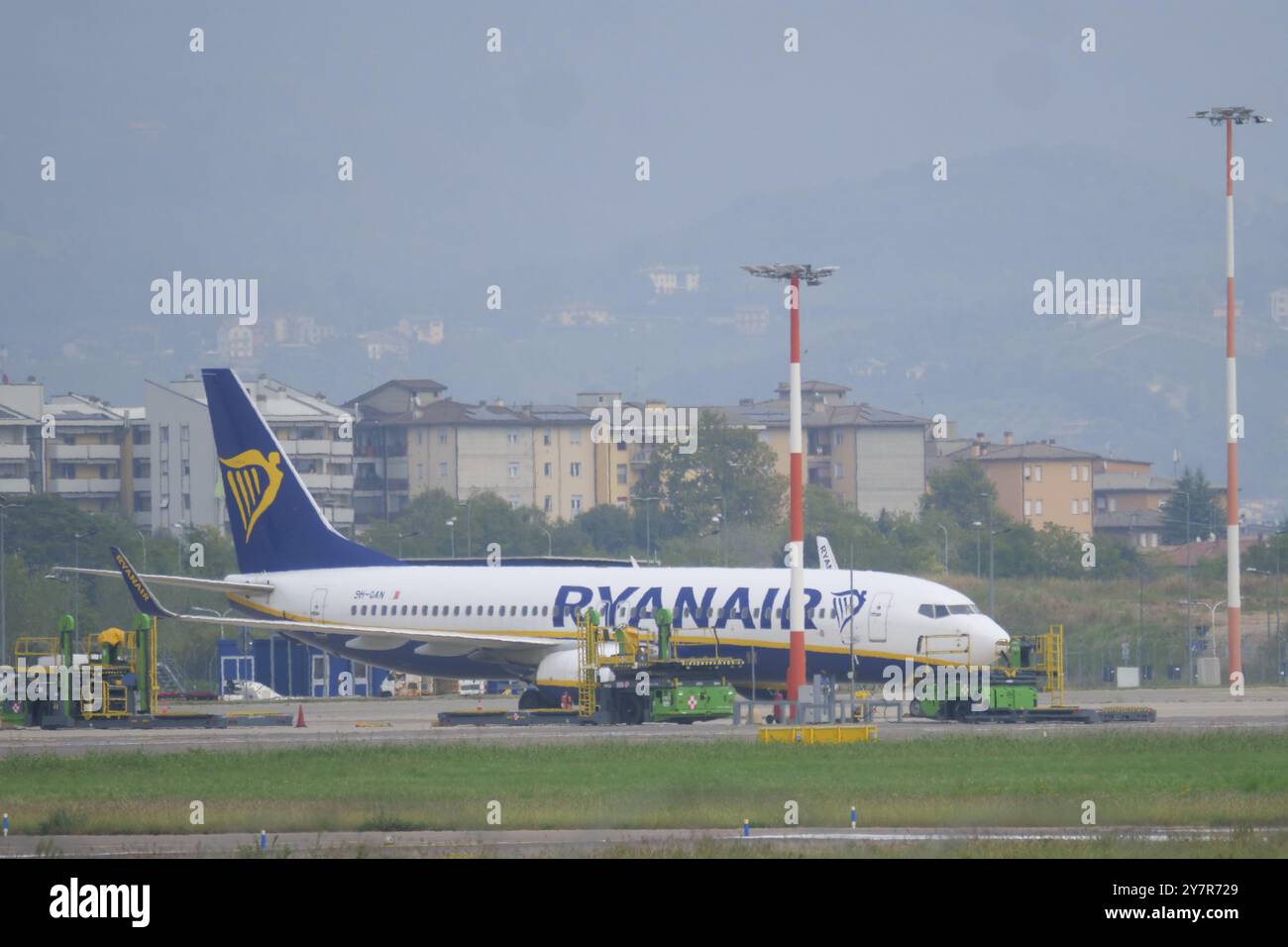 Ryanair plane tire bursts on landing, runway damaged and airport closed ...