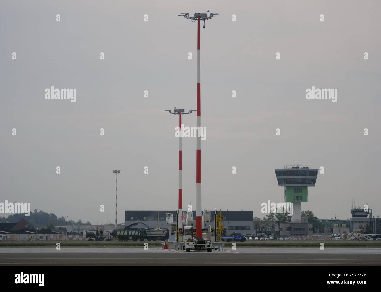 Ryanair plane tire bursts on landing, runway damaged and airport closed ...