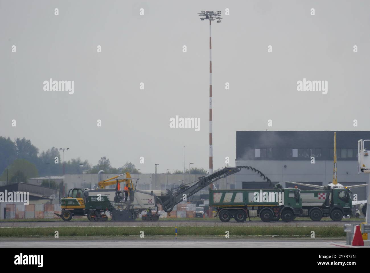 Ryanair plane tire bursts on landing, runway damaged and airport closed ...