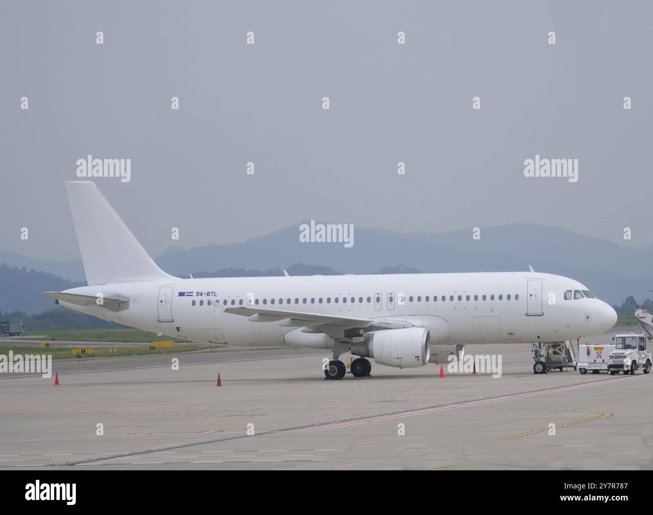 Ryanair plane tire bursts on landing, runway damaged and airport closed ...