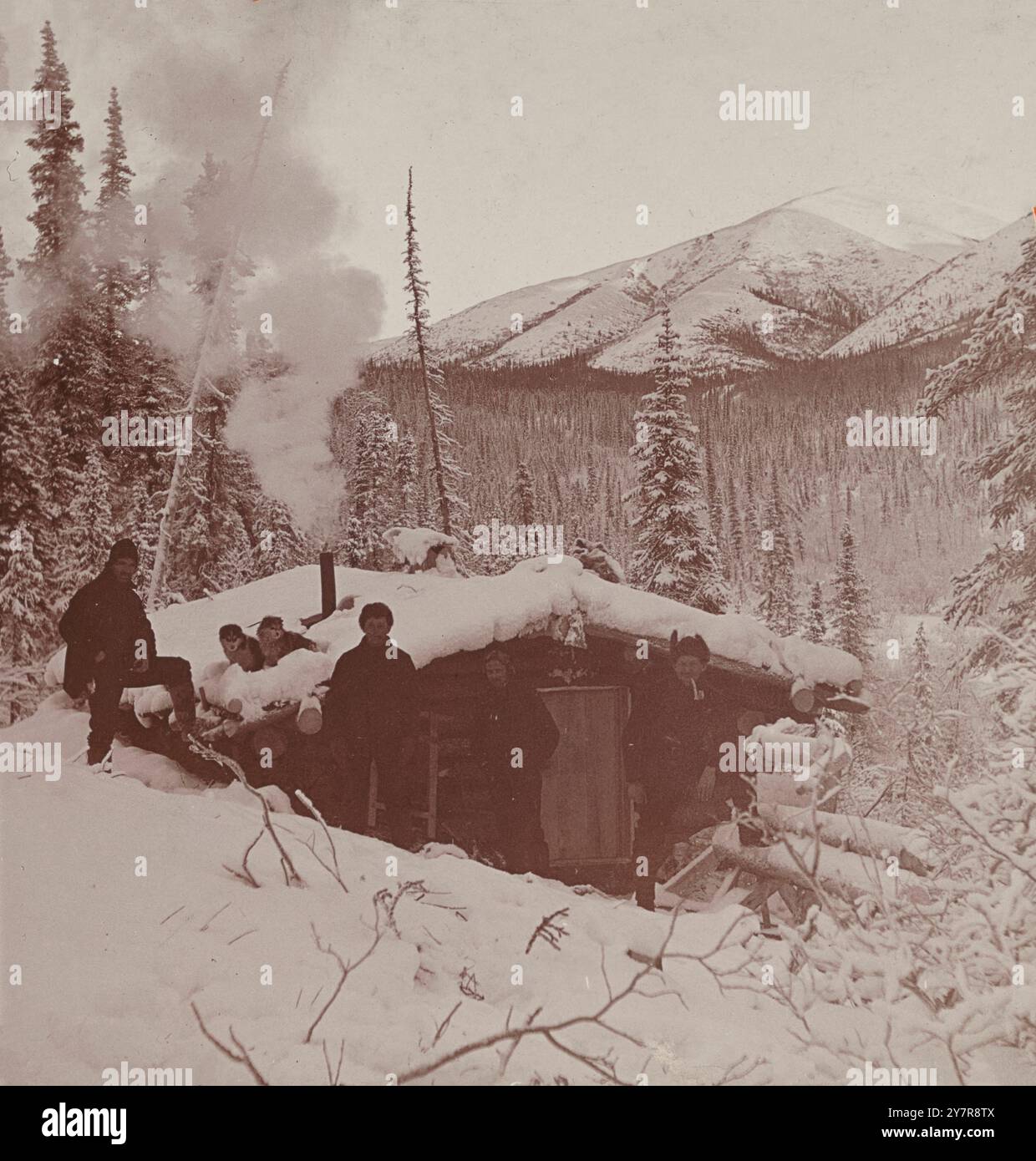 Prospectors at log cabin hi-res stock photography and images - Alamy