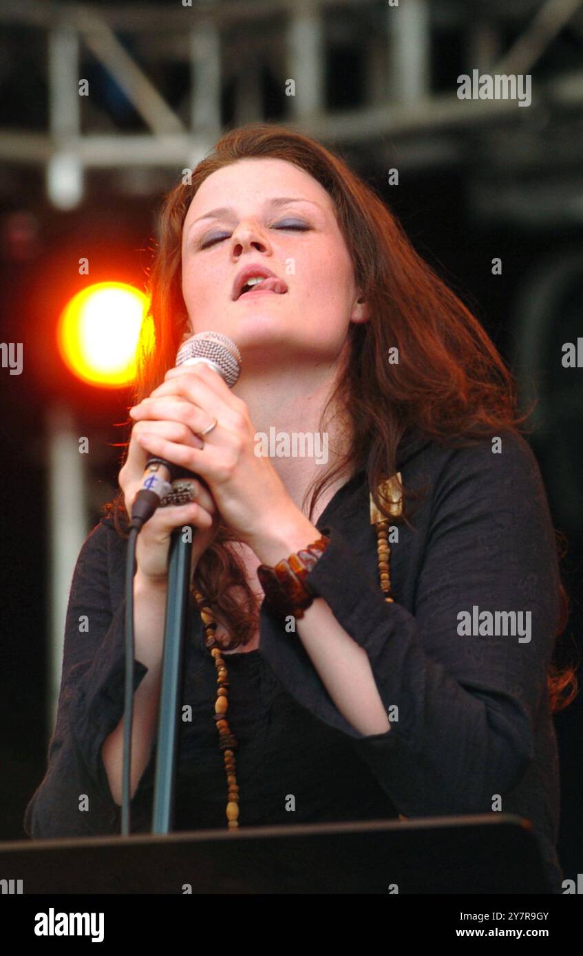 Milano 29/05/2005: Irene Fornaciari, Italian singer, during the live ...