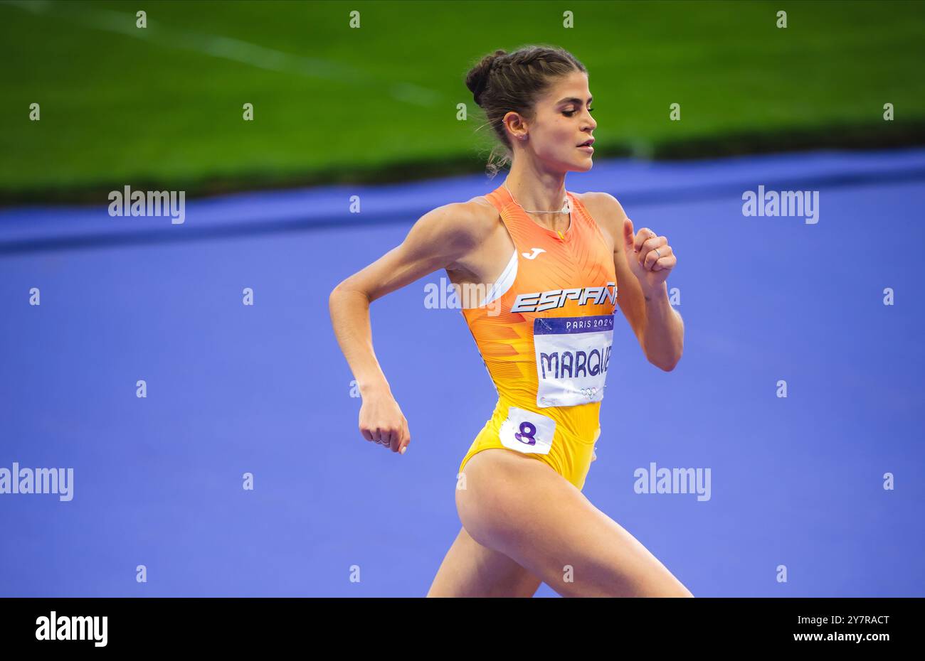 Águeda Marqués participating in the 1500 meters at the Paris 2024 ...