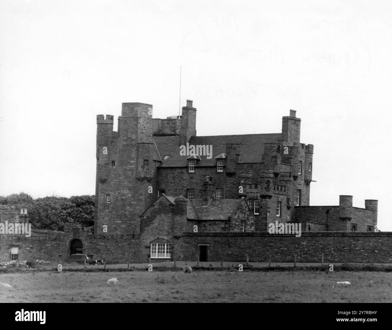 Barrogill castle Black and White Stock Photos & Images - Alamy