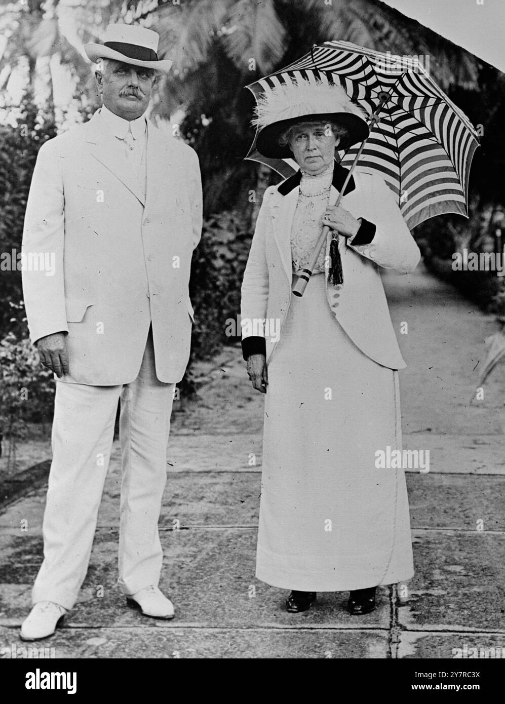 Frank Winfield Woolworth (1852 – 1919) American entrepreneur and ...